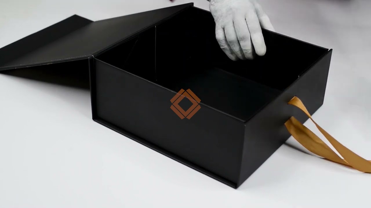 Gift Like a Pro: The Ultimate Black Gold Floral Gift Boxes!