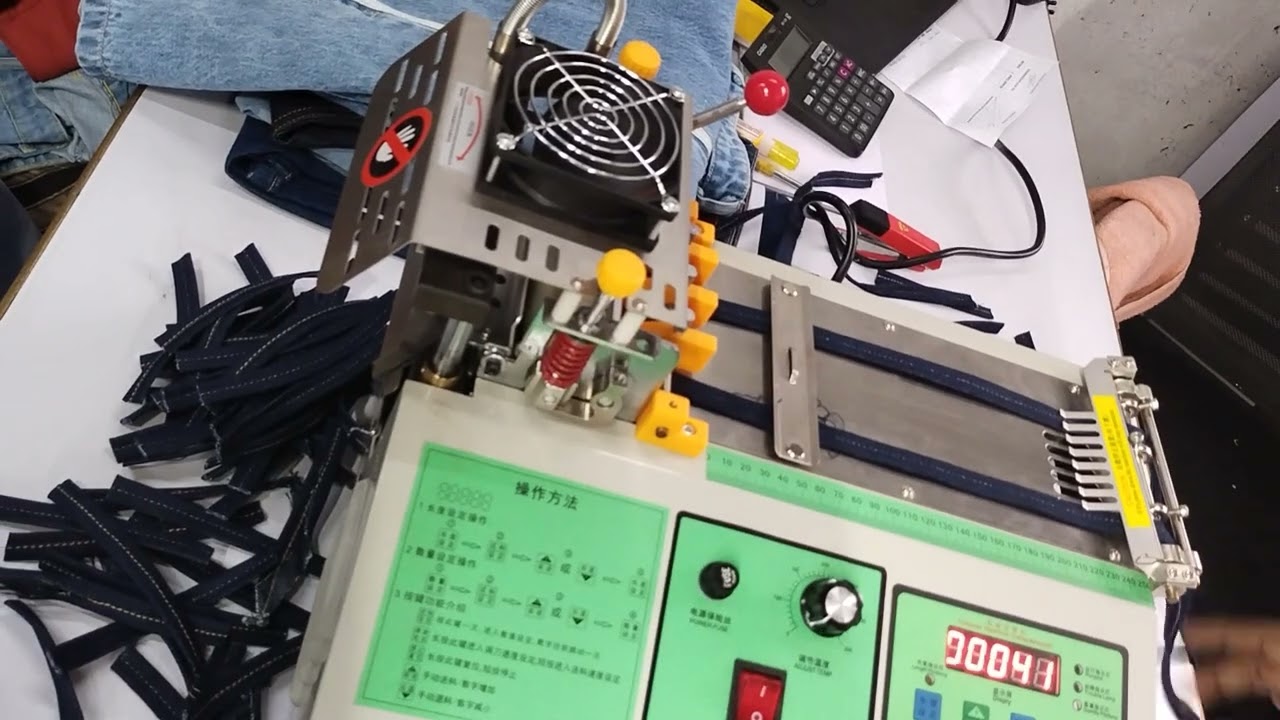 Loop cutting machine