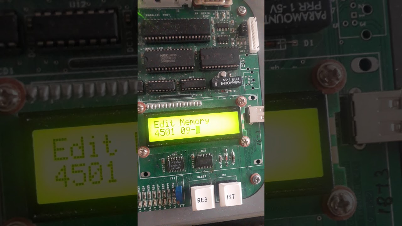 Execution and output of traffic light interfacing with 8085 using 8255
