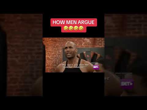 MIDGET ARGUES WIT HIS DAWGZ