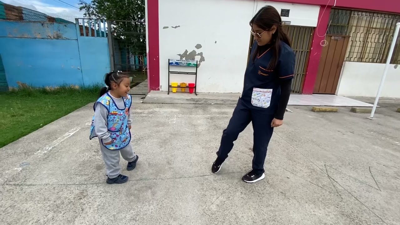 Movimientos segmentados de partes gruesas y finas del cuerpo.