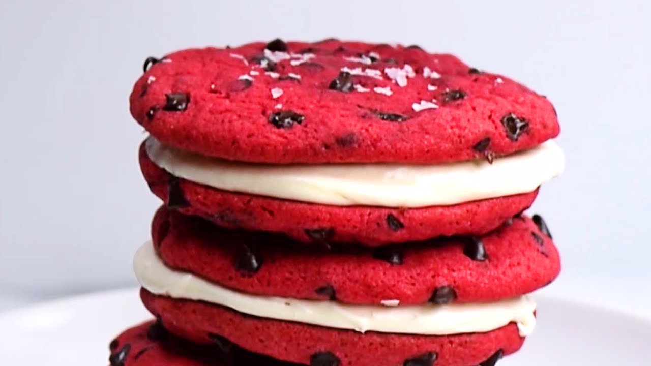 Red Velvet Nutella Cookie Sandwiches!