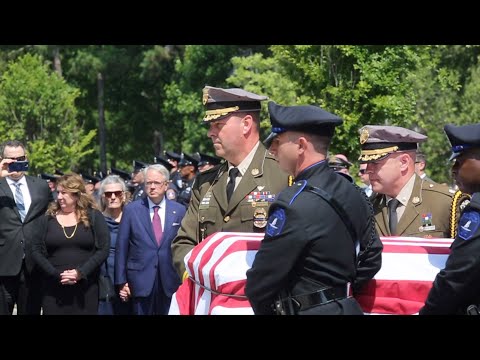 Memorial service honors Charleston Police Chief Luther Reynolds