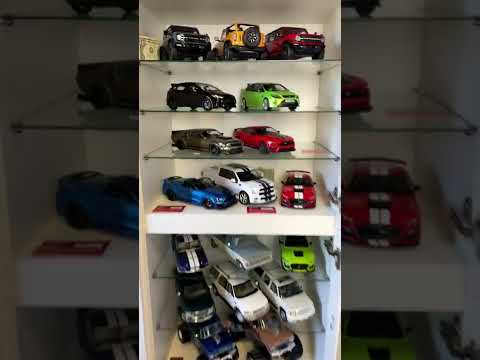 Ford collection (1/18 scale miniatures)
