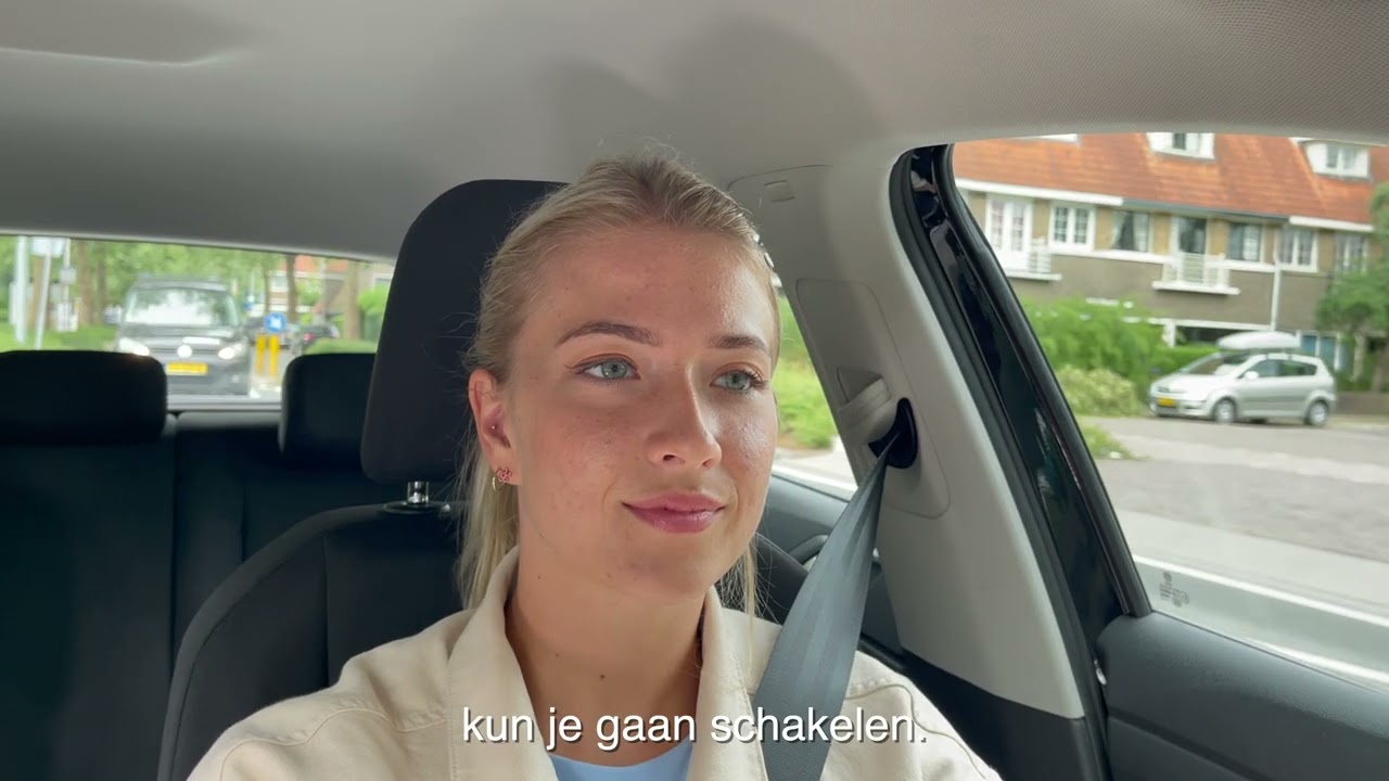 Schakelen auto - Rijles instructiefilm Opschakelen