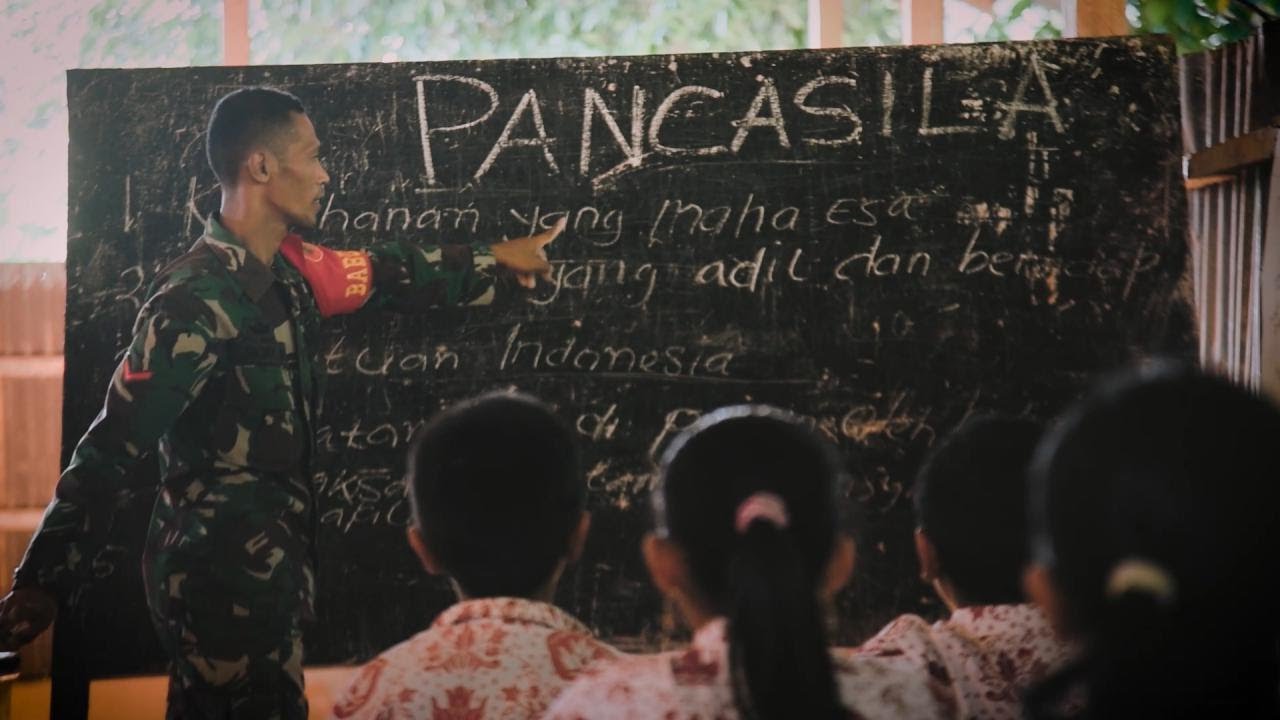 BABINSA MENGAJAR DI PELOSOK DESA