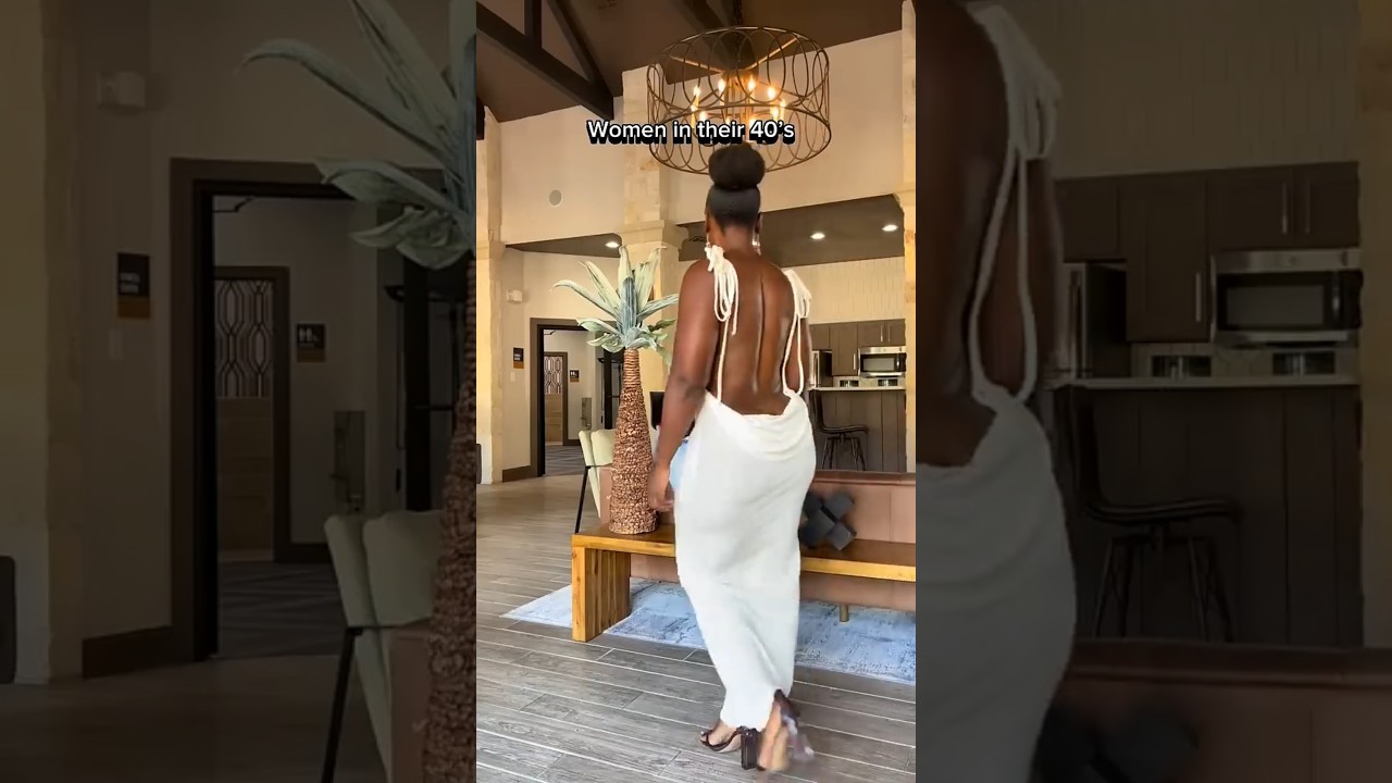 In Her 40's 🥰👑 She is Sleek & Stunning | Black Is Beautiful 🥰❤️ | Fashion Lifestyle Trends 🥰 #ebony
