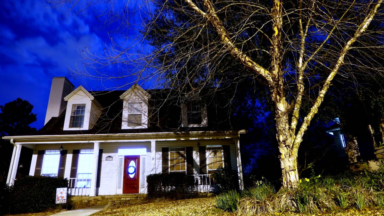 Short Timelapse: House at Night
