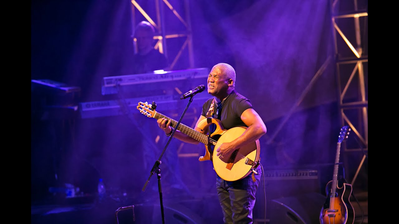 Must Watch! Jonathan butler's awesome performance at Calabar  international Jazz Festival 2013