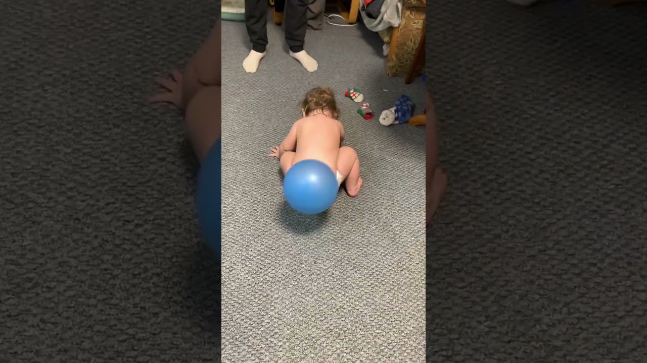 BABY RUN WITH BALL IN ASS  |  THE BEST VIDEO | YOUR LIKE AND SUBSCRIBE MOTIVATES