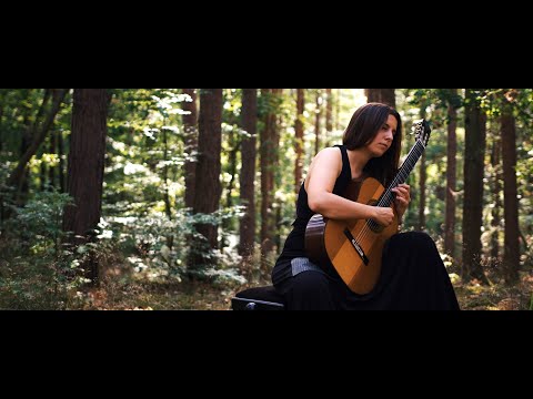 Carlotta Dalia plays Schubert’s Ständchen – Six String Journal