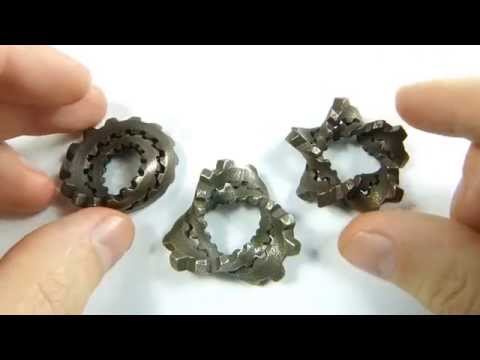 Knots with cogs