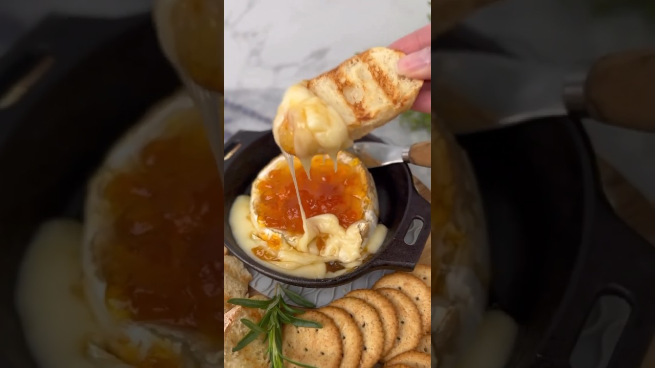Making Baked Brie with Apricot Jam #recipe #bakedbrie #easyappetizer #cheeselovers #partyfoods