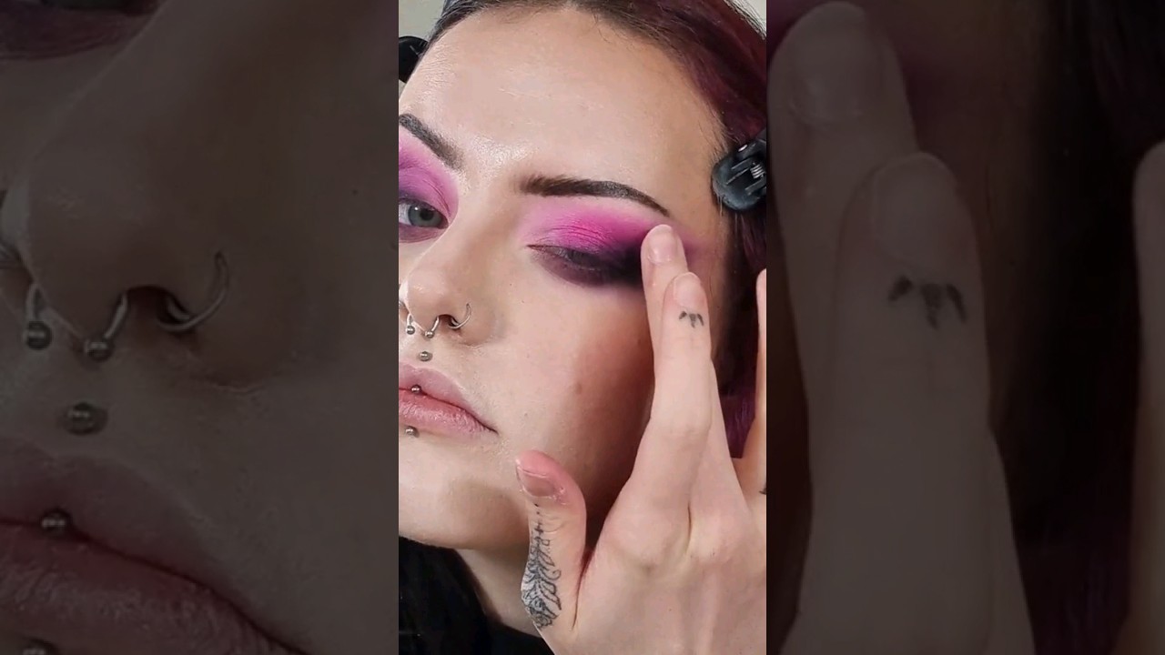 🩷🖤 Alt Pink Eye Look