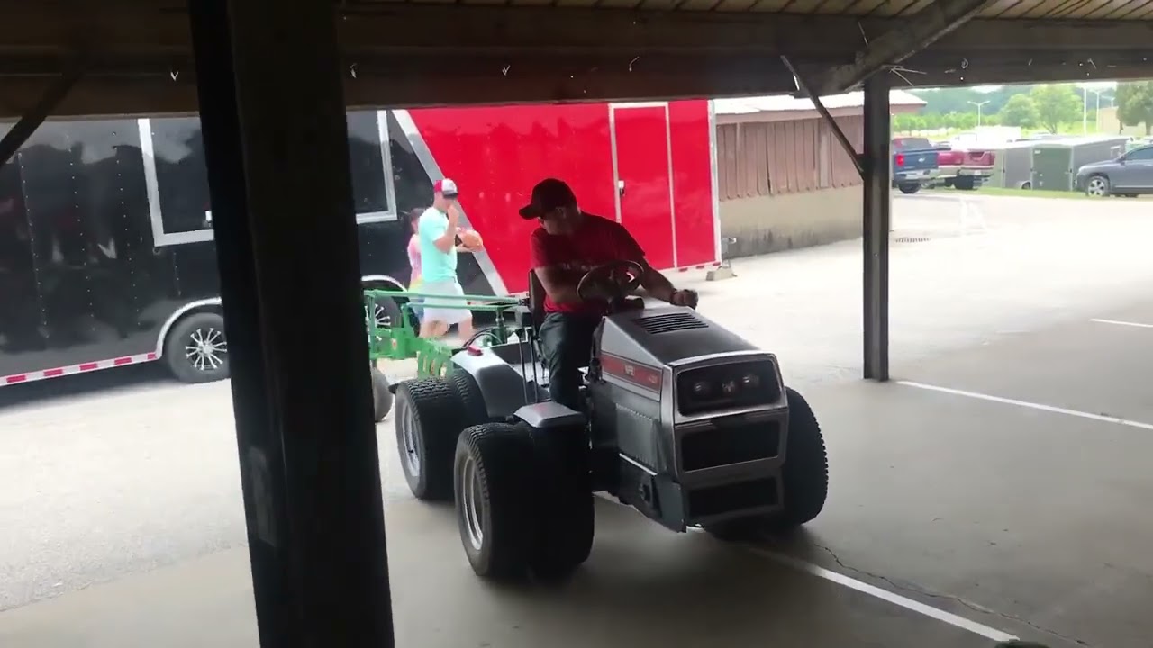 Big White 4x4 Garden Tractor #2