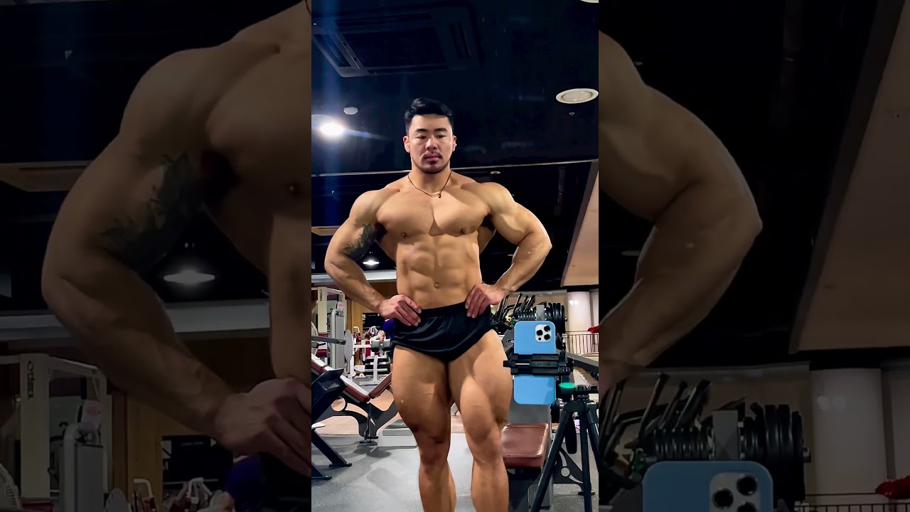 Korean Bodybuilder Muscle Flexing #76