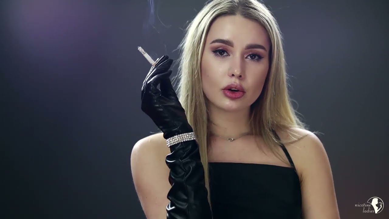 Elegant smoking blonde