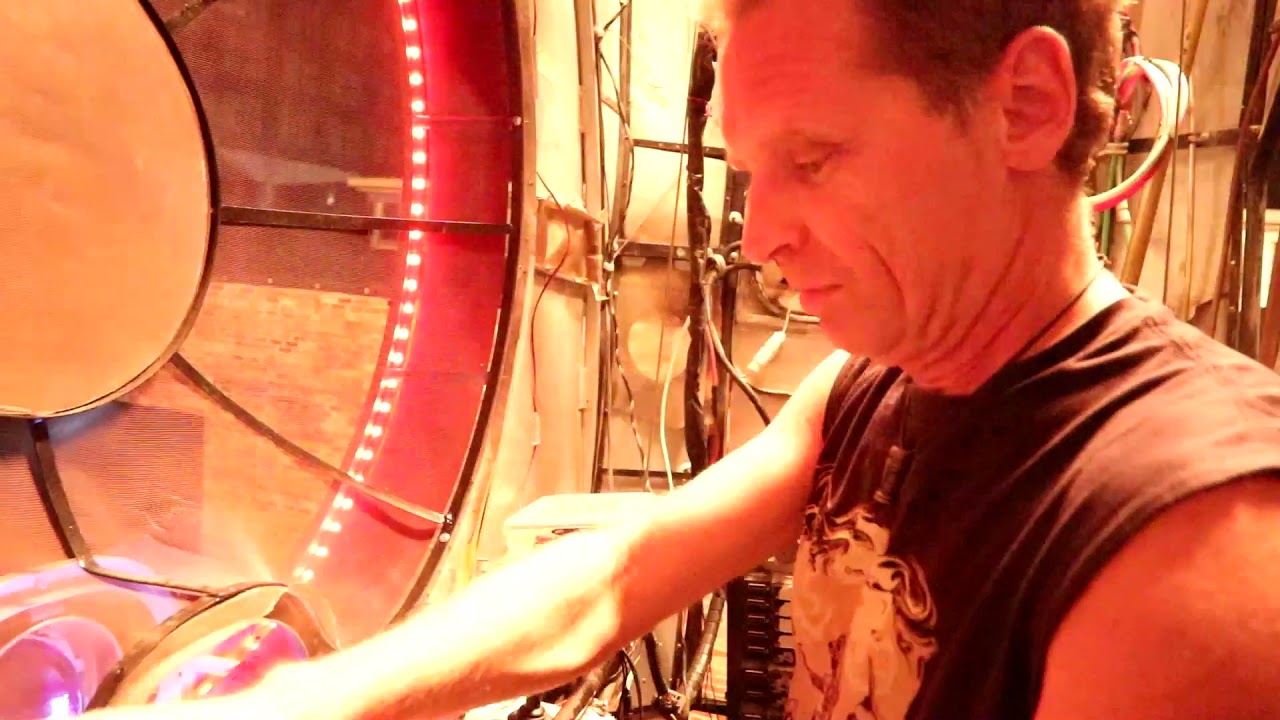 This Awesome Flame-Throwing, 30-Foot Tall Robot Is Made From Airplane ...