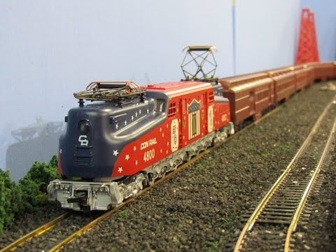 AHM/Rivarossi US Bicentennial GG1 #4800 pulling Athearn Pennsy passenger coaches