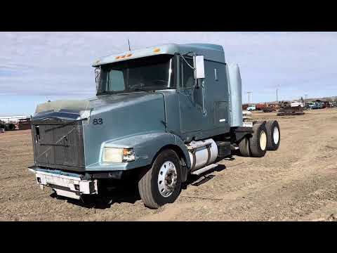 1995 Volvo T/A Semi Truck - Smith Sales Co. Auctioneers