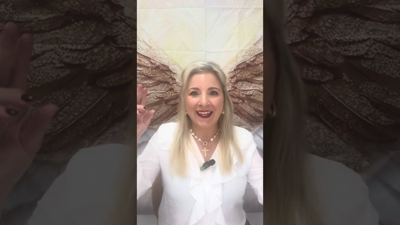 Welcome, radiant souls — I’m Jenna the Medium ✨