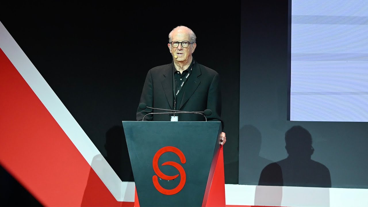 Meola delves deep into power of colors in decorating photographs