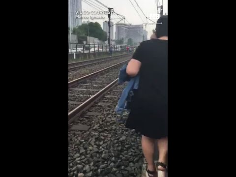 MRT-3 incident between Magallanes and Ayala northbound stations