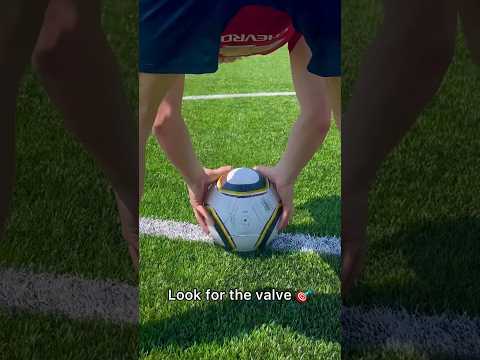 How To KNUCKLEBALL Like RONALDO!!! ⚽️😮💨