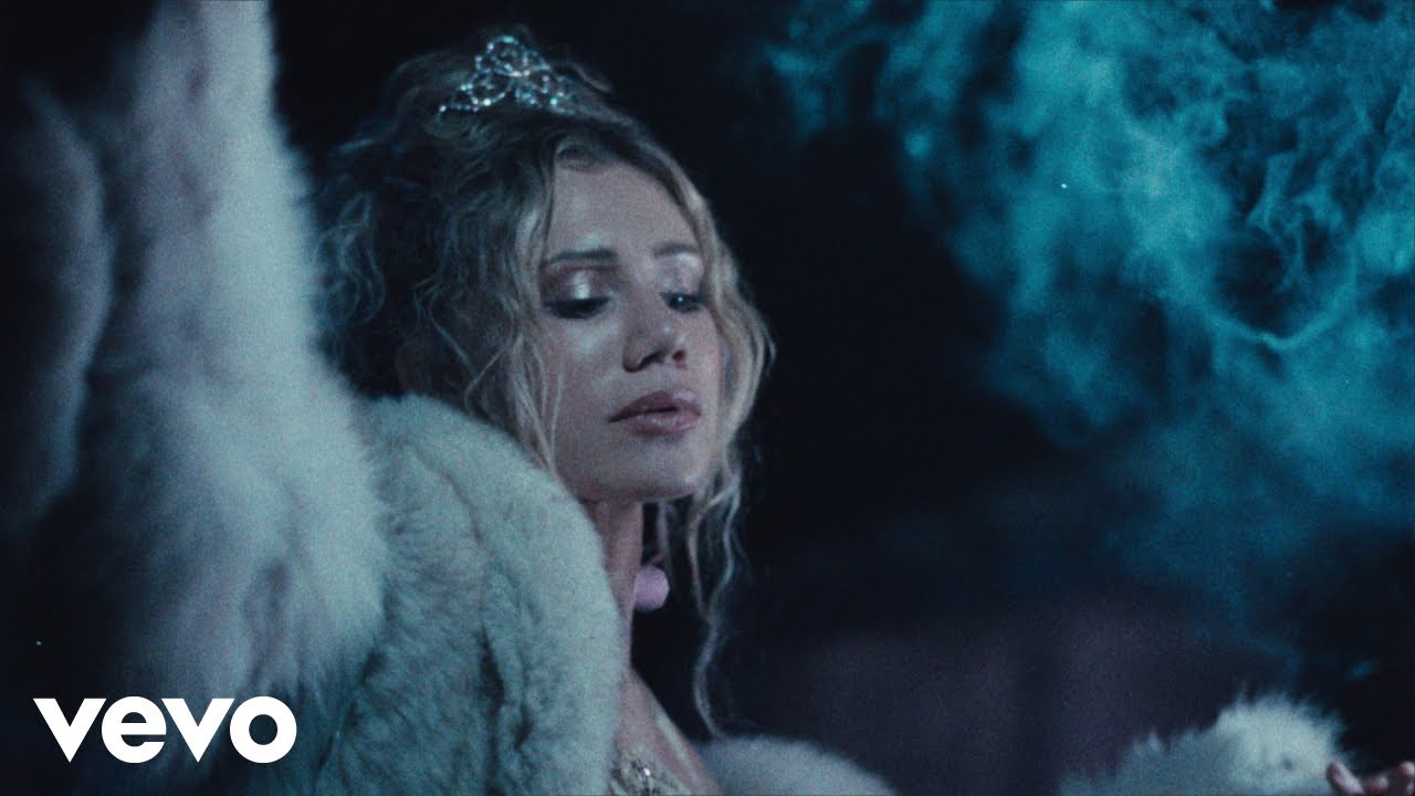 Slayyyter - BRITTANY MURPHY. (Official Visualizer)
