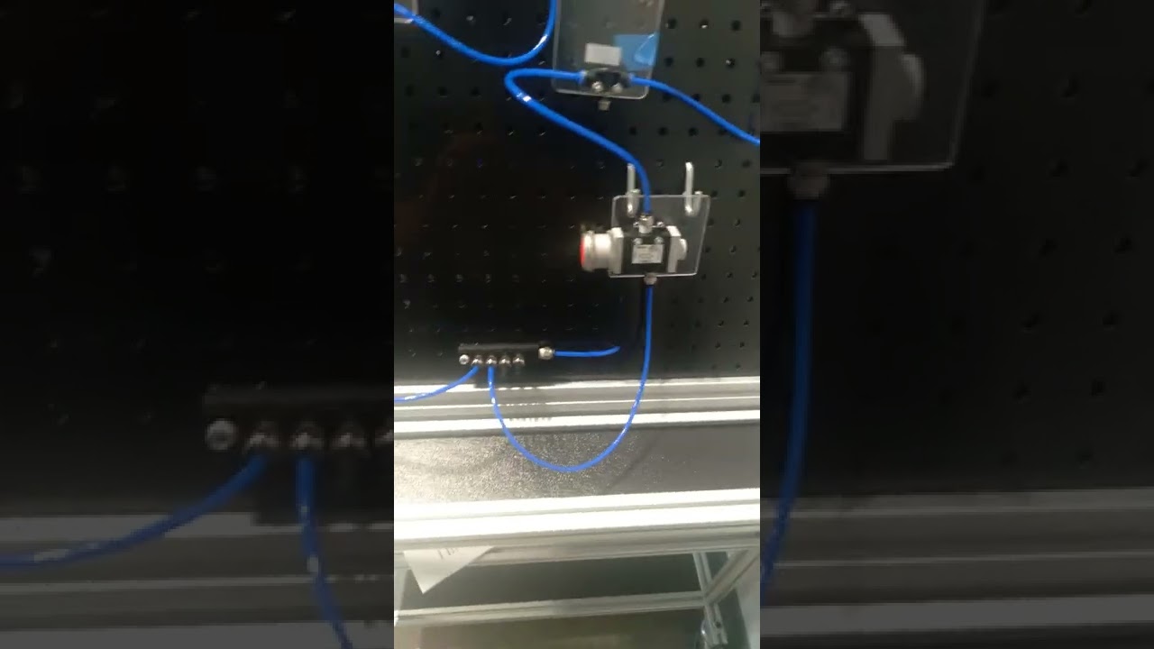 Controlling A Double-Acting Cylinder, Impulsive Valve, 2 Push Buttons