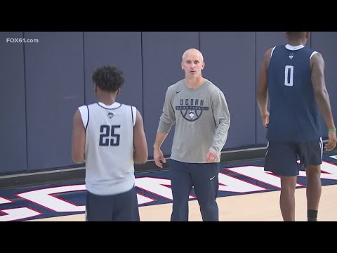 UConn men’s basketball coach signs new deal worth more than $31 million
