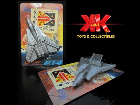 K and K - VTG 80's TOMCAT F 14 JET FIGHTER PLANE BATTERY OPERATED KEY CHAIN