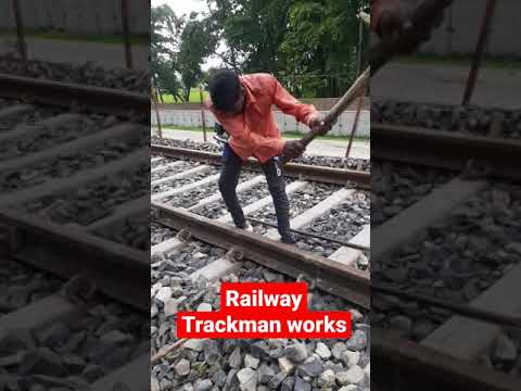 Indian railway 🛤 trackman works ❤❤👌💪💪💪