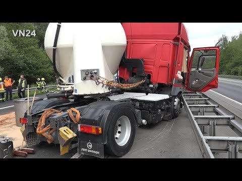 27.05.2019 - VN24 - Semi Truck jackknifed on the A1 near Ascheberg - long traffic shutdown