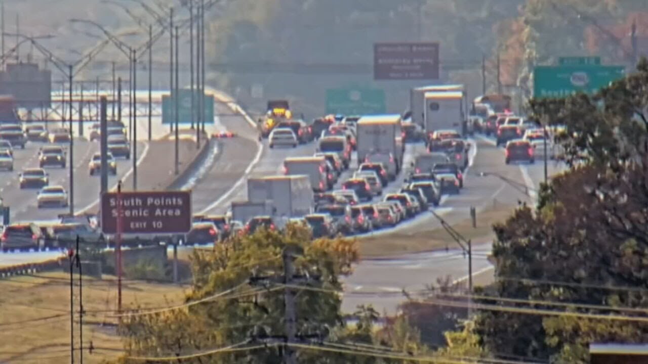 Louisville police looking for driver who fled scene of fatal crash on Watterson Expressway