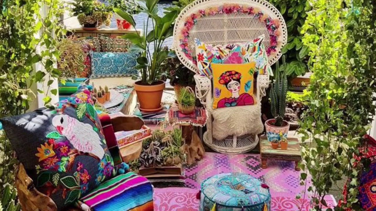 Bohemian ecltectic hippie garden