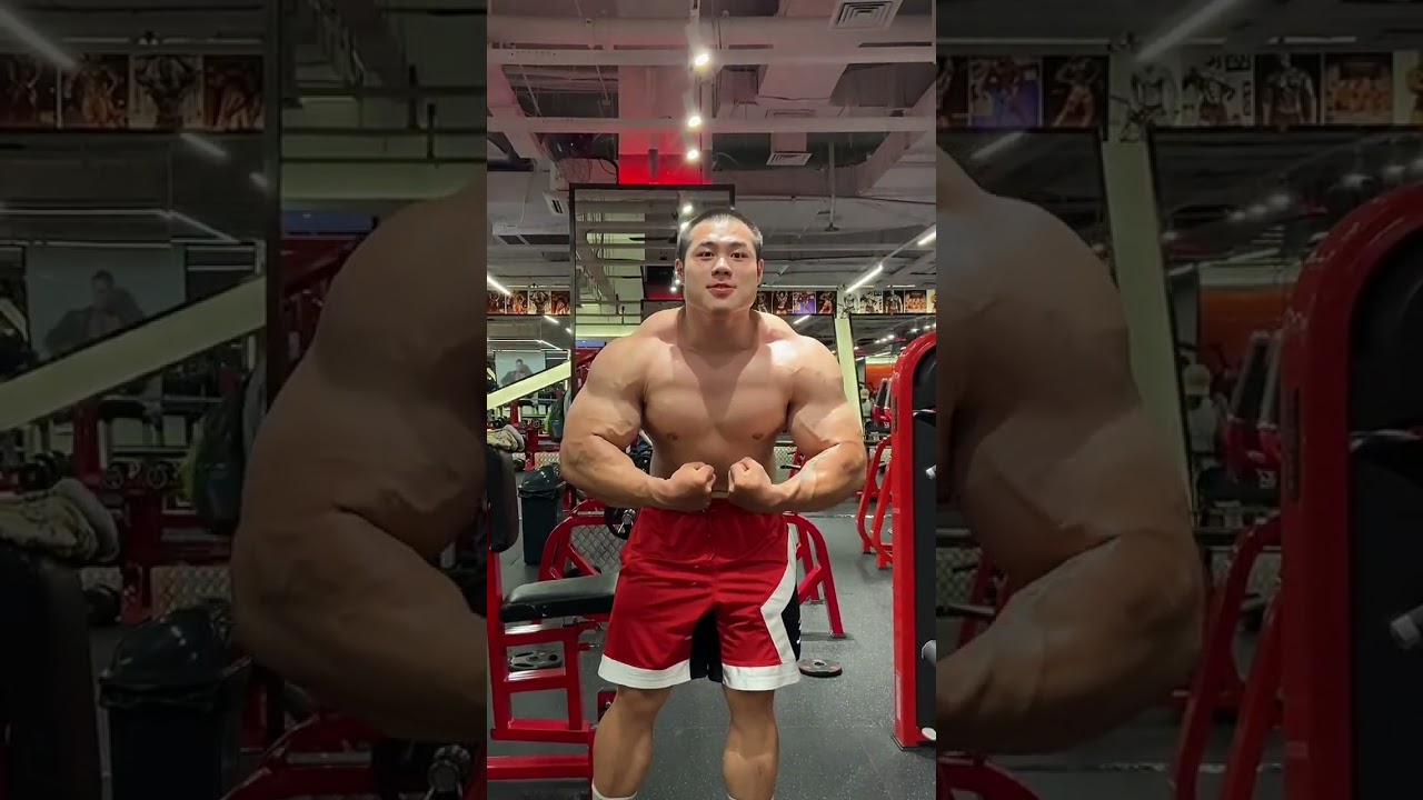 Chinese Bodybuilder Muscle Flexing #101