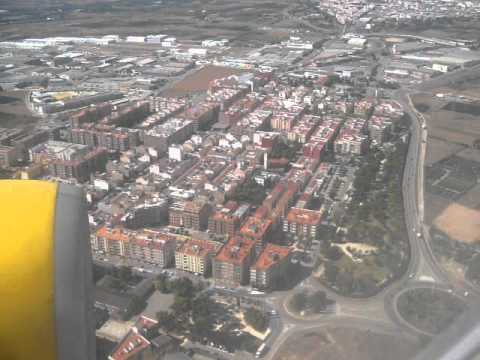 landing at valencia airport (vlc)  españa with an a320 vueling