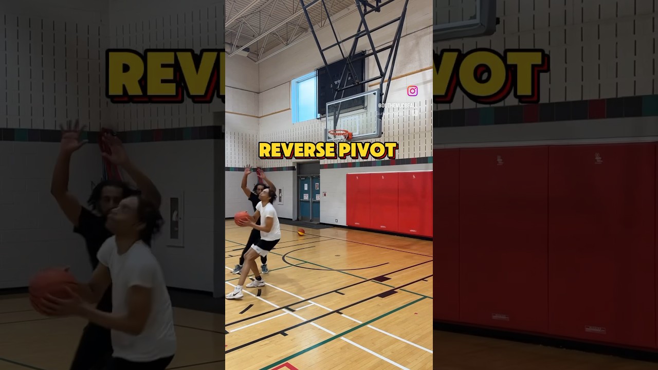 Reverse pivot tutorial 🦶 ⛹🏽‍♂️ #basketball #basketballtraining #footwork #ballislife