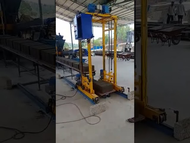 Stacker Machine - Hollow Block Pallet Stacker Machine Manufacturer from ...