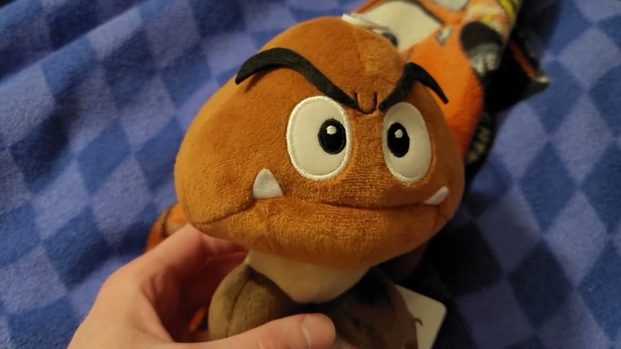 Nintendo Super Mario, Goomba plushie review