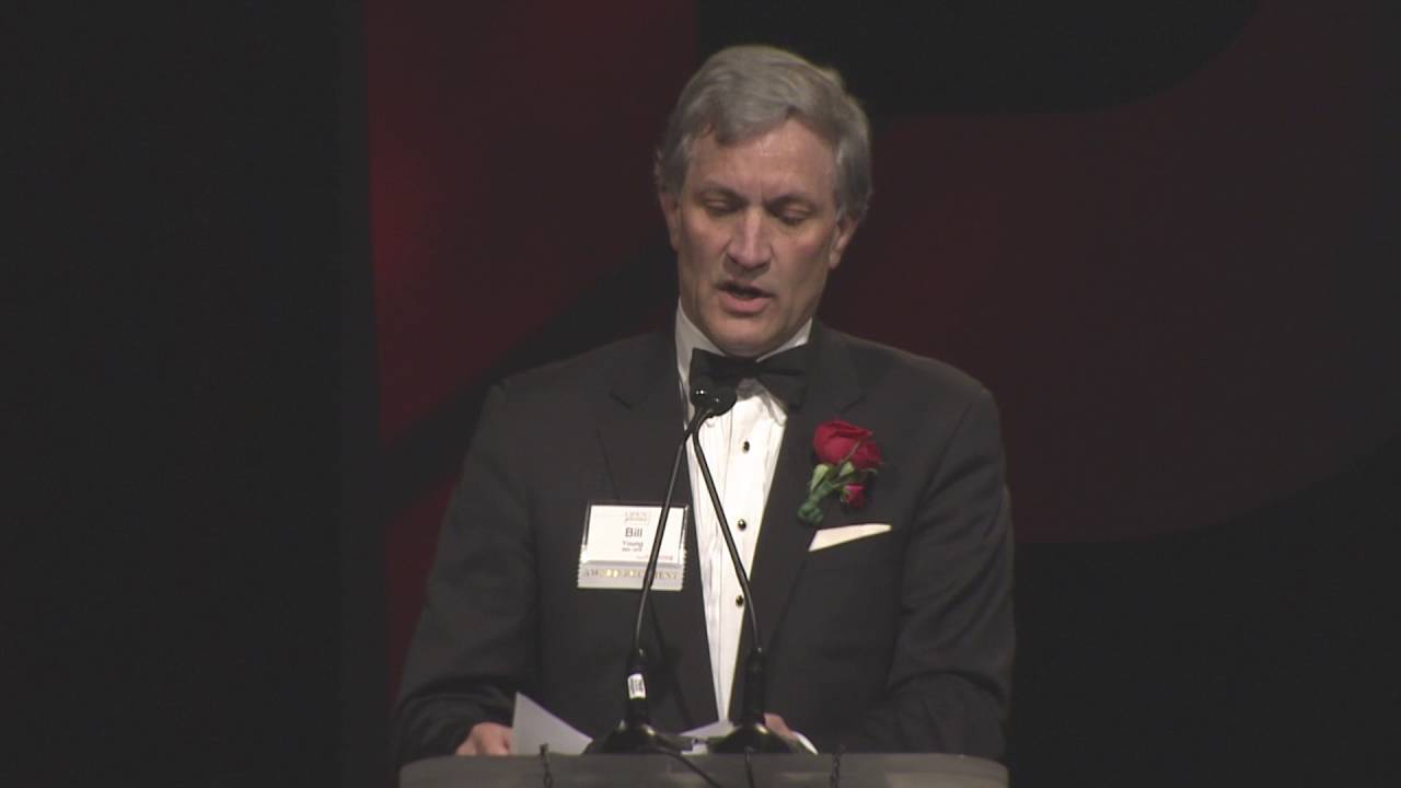 William D. Young, Jr. accepts his 2016 Distinguished Alumni Award