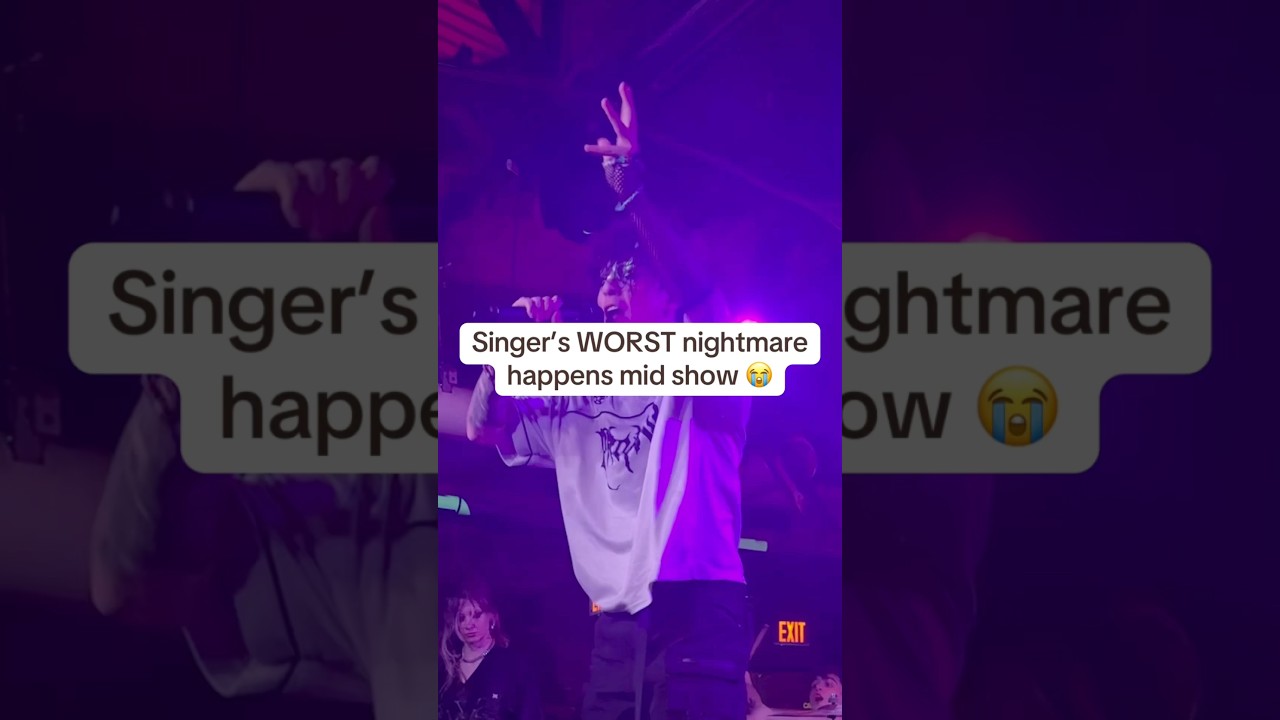 Singer’s WORST nightmare happens mid show on stage… 😳😭 #emo  #livemusic #concert #singer