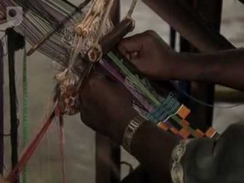 Weaving Kente cloth – African Heritage