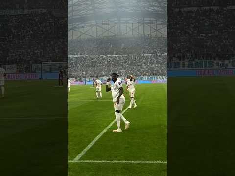 La 𝘁𝗲̂𝘁𝗲 𝗹𝗮𝘀𝗲𝗿 de Chancel Mbemba 🇨🇩 lors d'#OMSB29 🎯🤯 #marseille #shortfootball