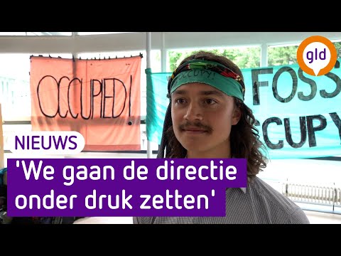Klimaatactivisten blokkeren hogeschool in Velp