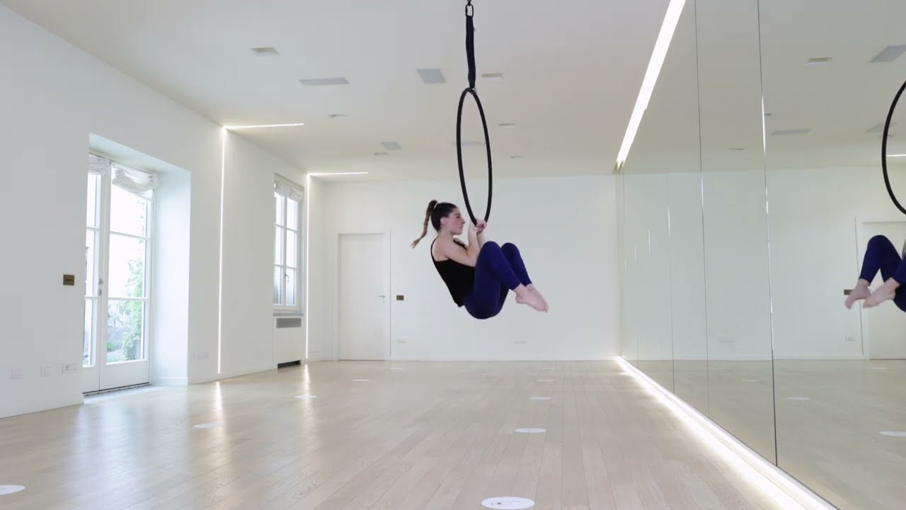 Hoop Conditioning | Celia