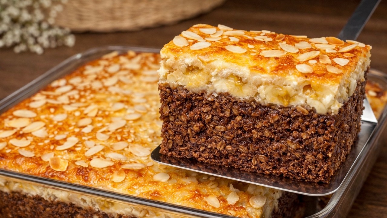 Got oatmeal and bananas? Make this healthy cake in minutes! NO sugar! NO flour!