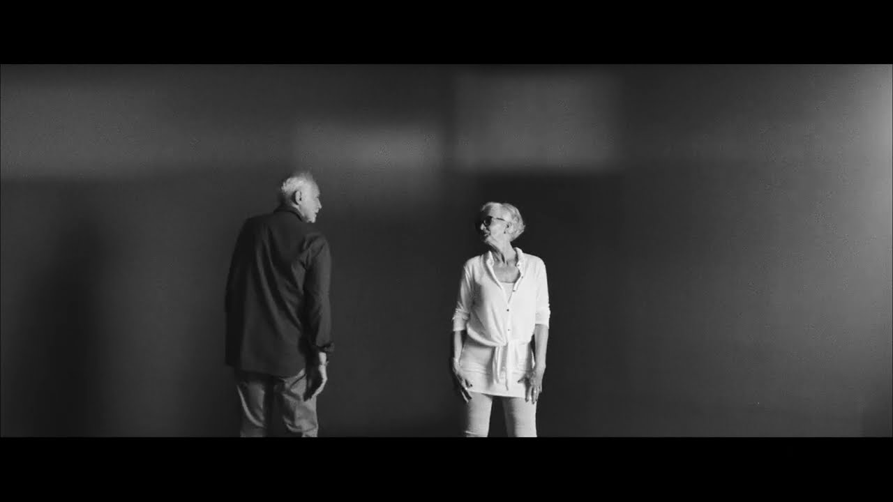 Jonathan predstavlja singl "Darling", a on će se naći na njihovom ...