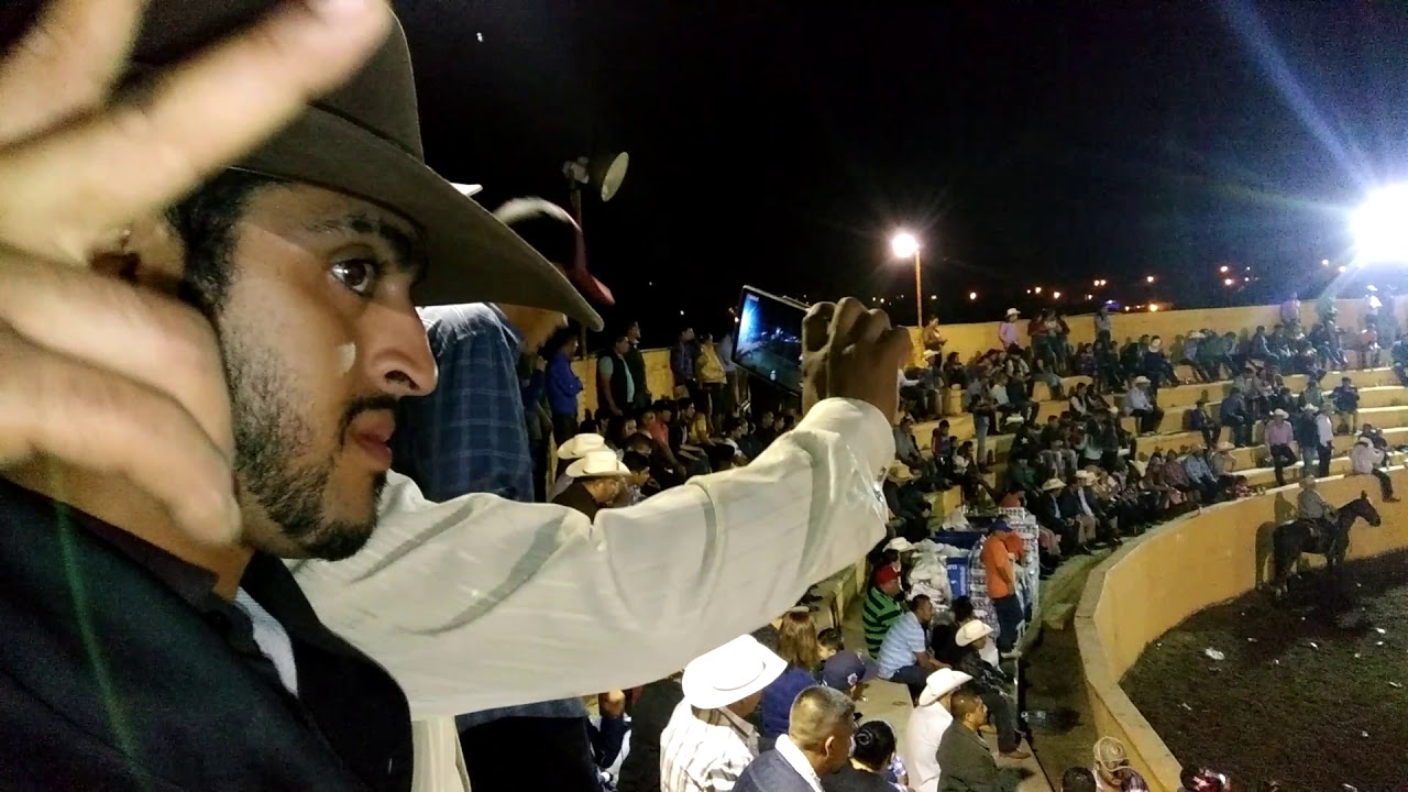 Jaripeo en Puga con banda...